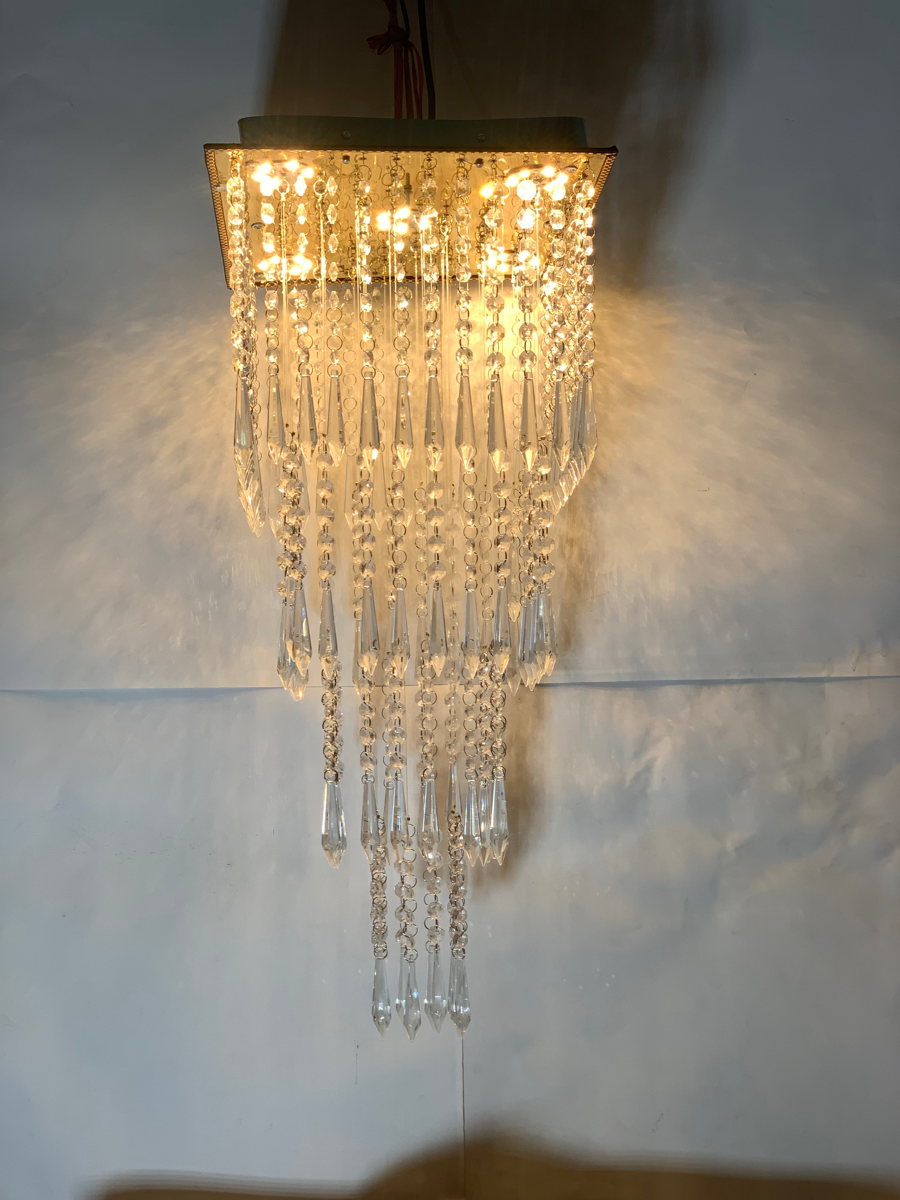 SKU: 335-Pen crystal Chandeleier – Eidem Lights